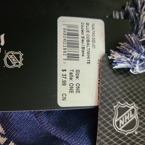 Fanatics | Accessories | Toronto Maple Leafs Toque | Poshmark